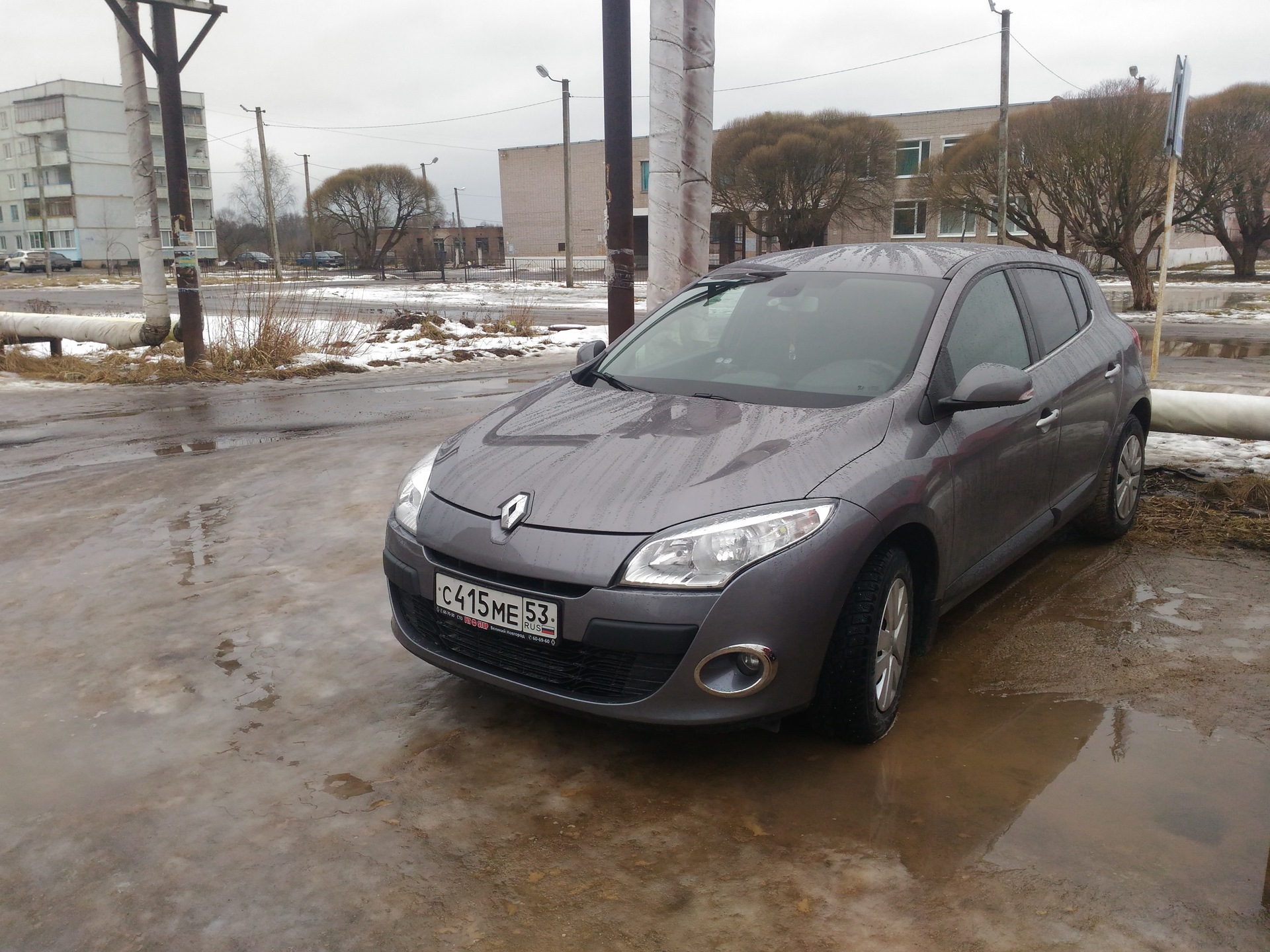 Вот еще одна установка хрома на птф — Renault Megane III, 1,6 л, 2011 ...