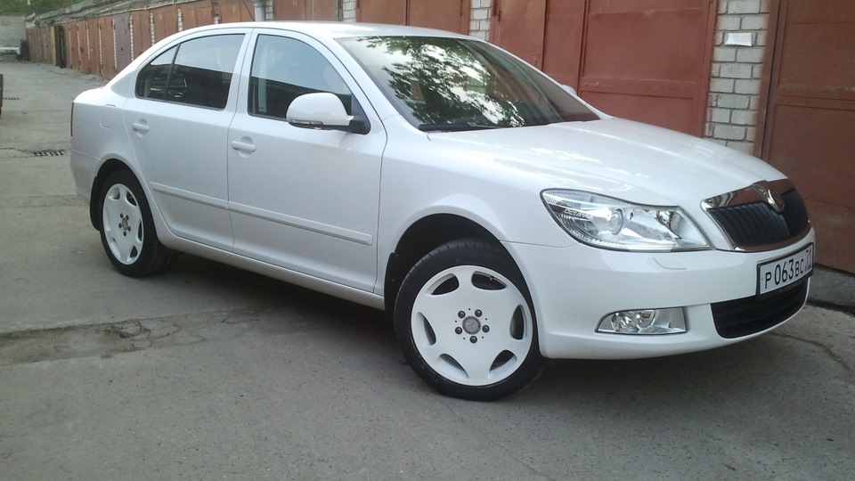 диски Mercedes Segin R17 et 46 5*112 резина стоит Potenza RE002 — Skoda ...