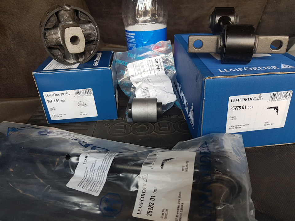 3077101 Сайлентблок рычага подвески LEMFORDER | Запчасти на DRIVE2