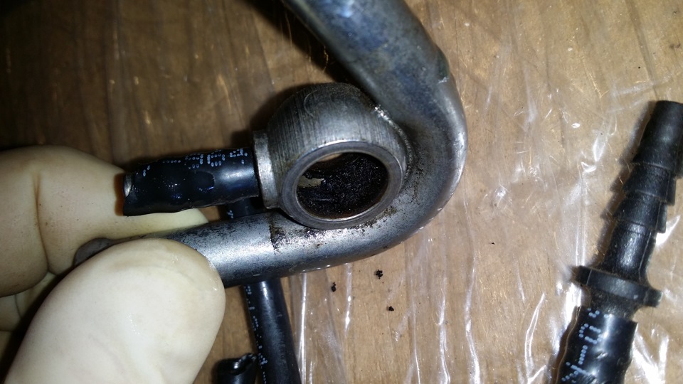 Замена и чистка системы вентиляции картерных газов VOLVO 2.5T. — Volvo ...