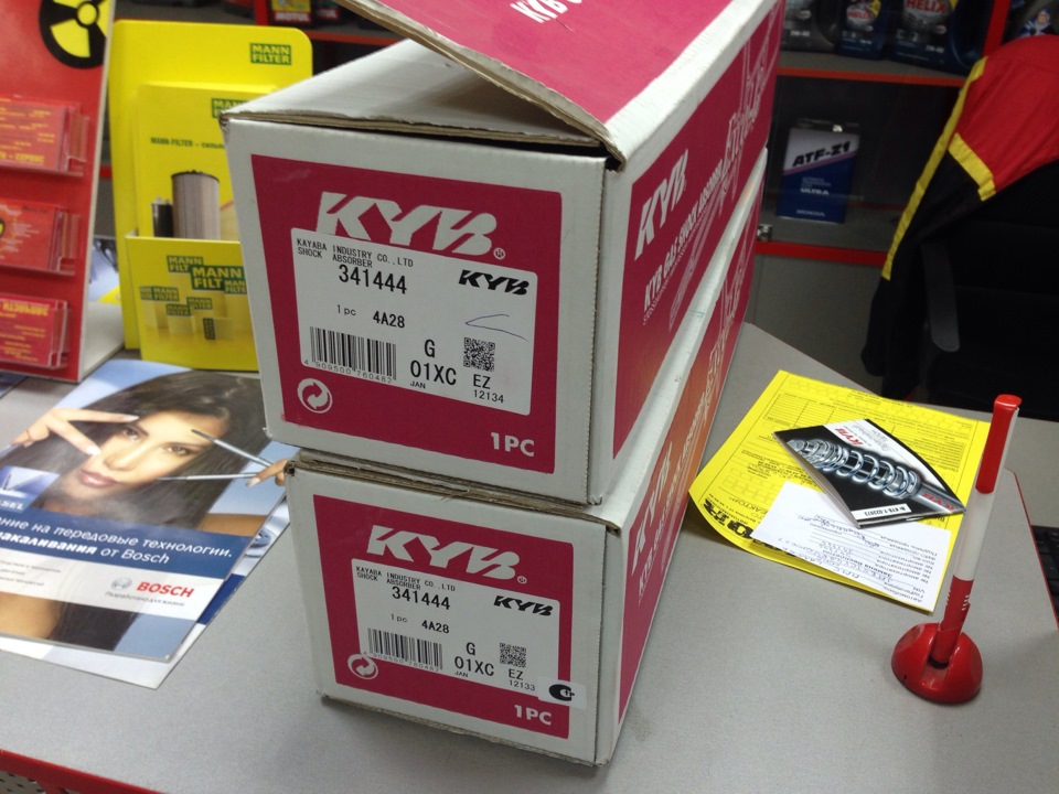 Замена задних стоек — Mitsubishi Lancer X, 2,4 л, 2008 года | визит на ...