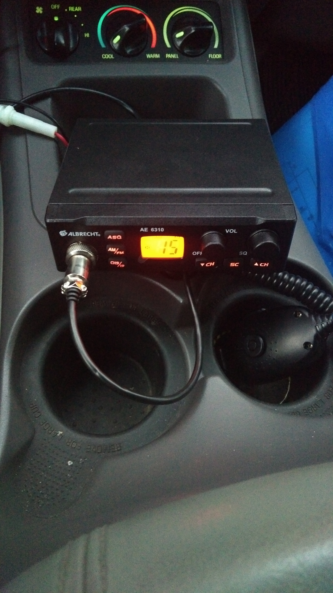 СБ рация Albrecht AE6310 + антенна Optim CB T3-27-Mag — Ford Expedition (1G), 5,4 л, 2001 года ...