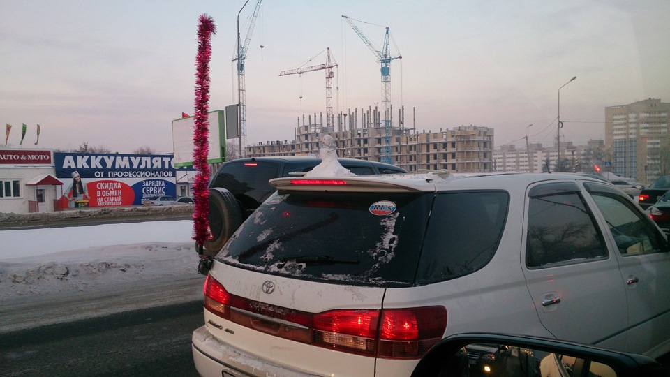 Снеговик — Hyundai Santa Fe (2G), 2,7 л, 2008 года | прикол | DRIVE2