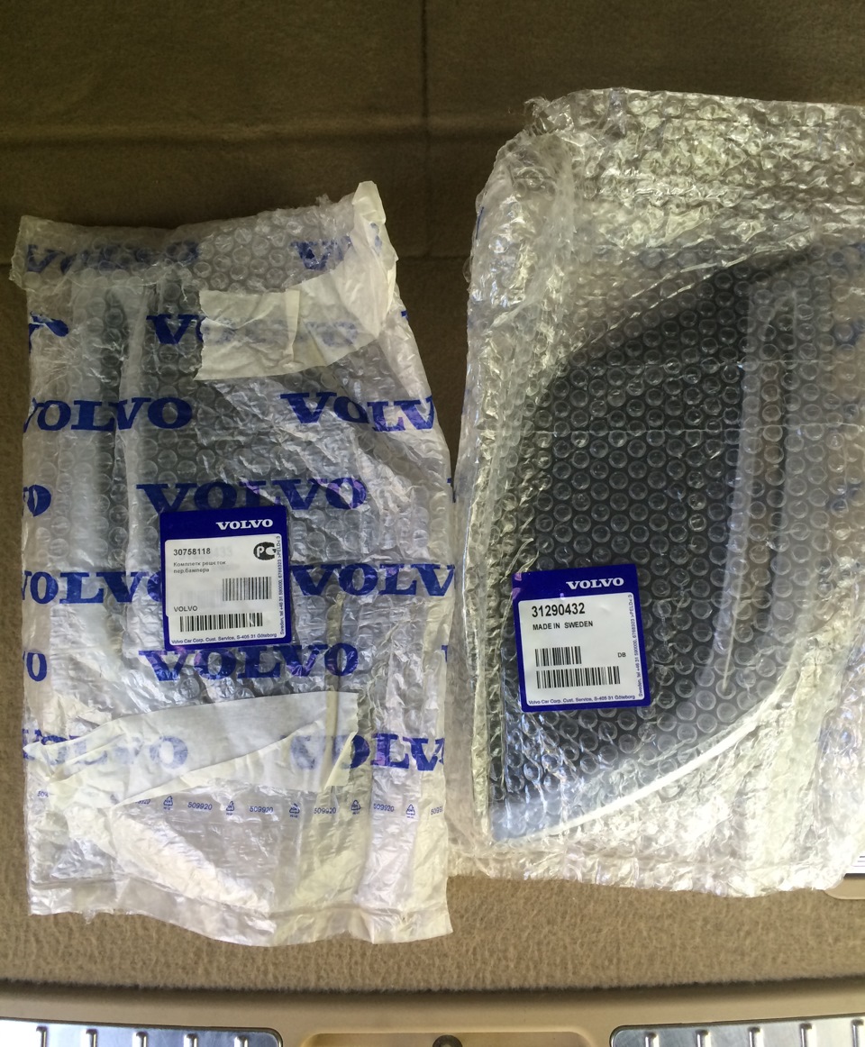 Накладки R-DESIGN в передний бампер — Volvo XC60 (1G), 2,4 л, 2011 года ...