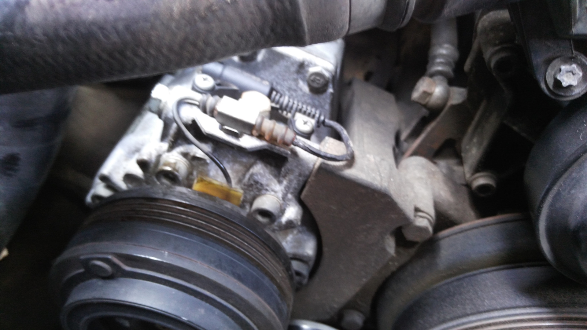 #102 Замена кондейки, ремня и масла в раздатке — BMW X5 (E53), 3 л ...