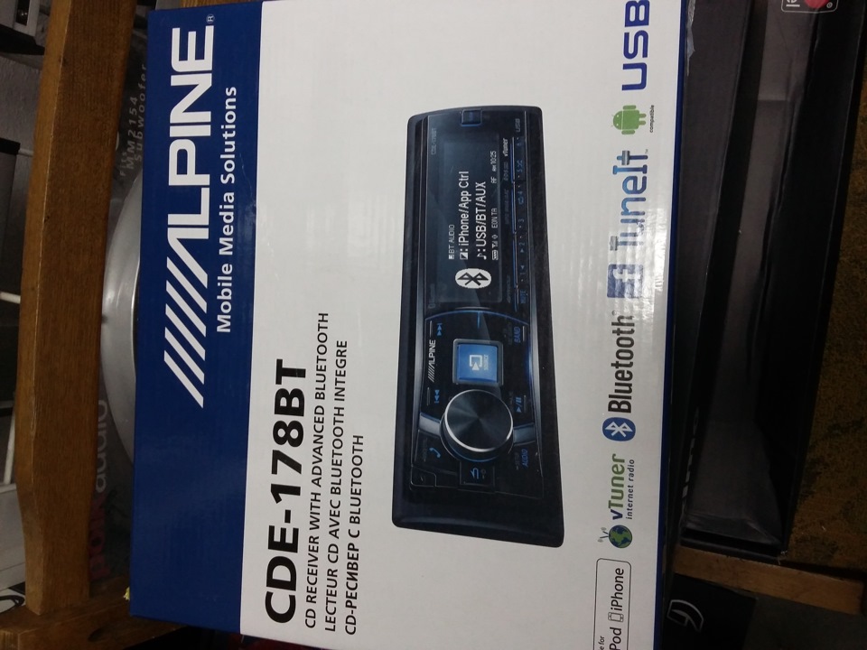 Alpine CDE-178BT — Lada 4x4 3D, 1,7 л, 2014 года | автозвук | DRIVE2