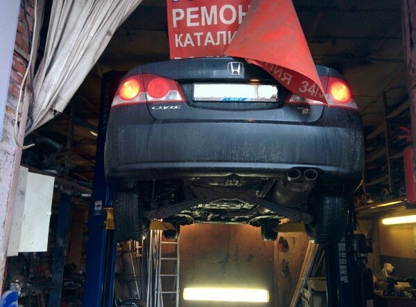 Глушитель HONDA CIVIC 8 #2 — Honda Civic 4D (8G), 1,8 л, 2007 года ...