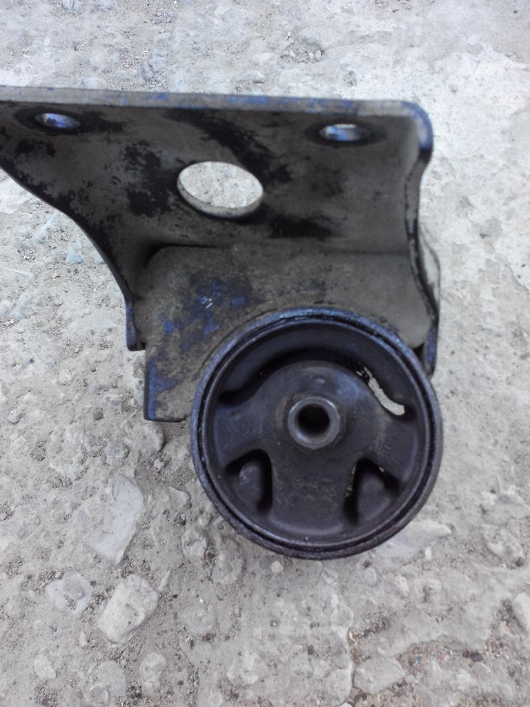 Замена сайлентблоков опор двигателя — Nissan Almera II (N16), 1,5 л ...