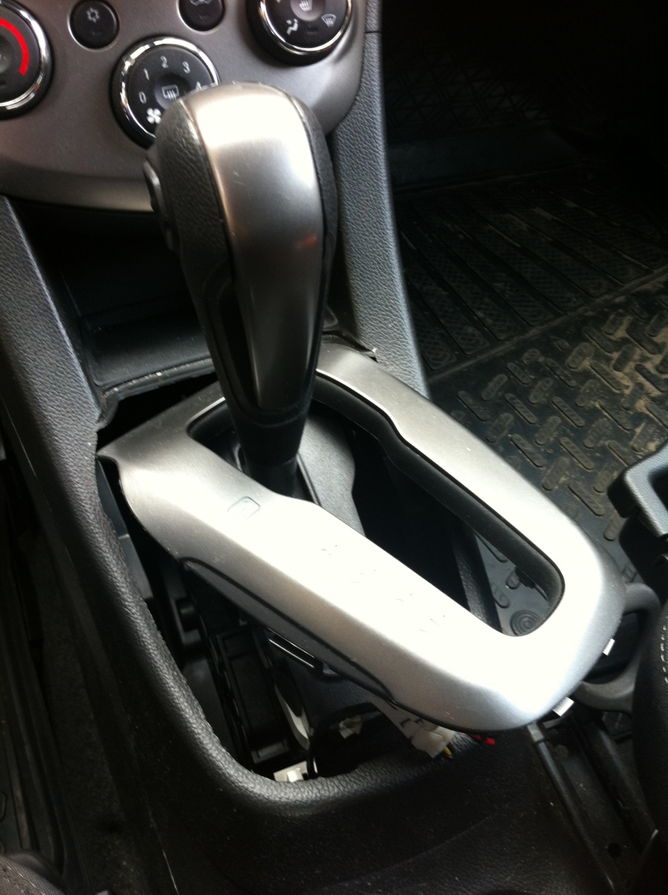 Дополнительное USB питание в AVEO DARK BLUE — Chevrolet Aveo Sedan (2G ...