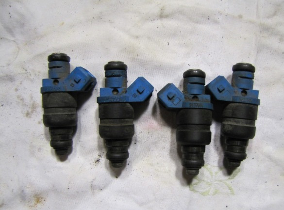 Замена форсунок 1389563 Siemens — Volvo 850, 2,5 л, 1994 года | своими ...