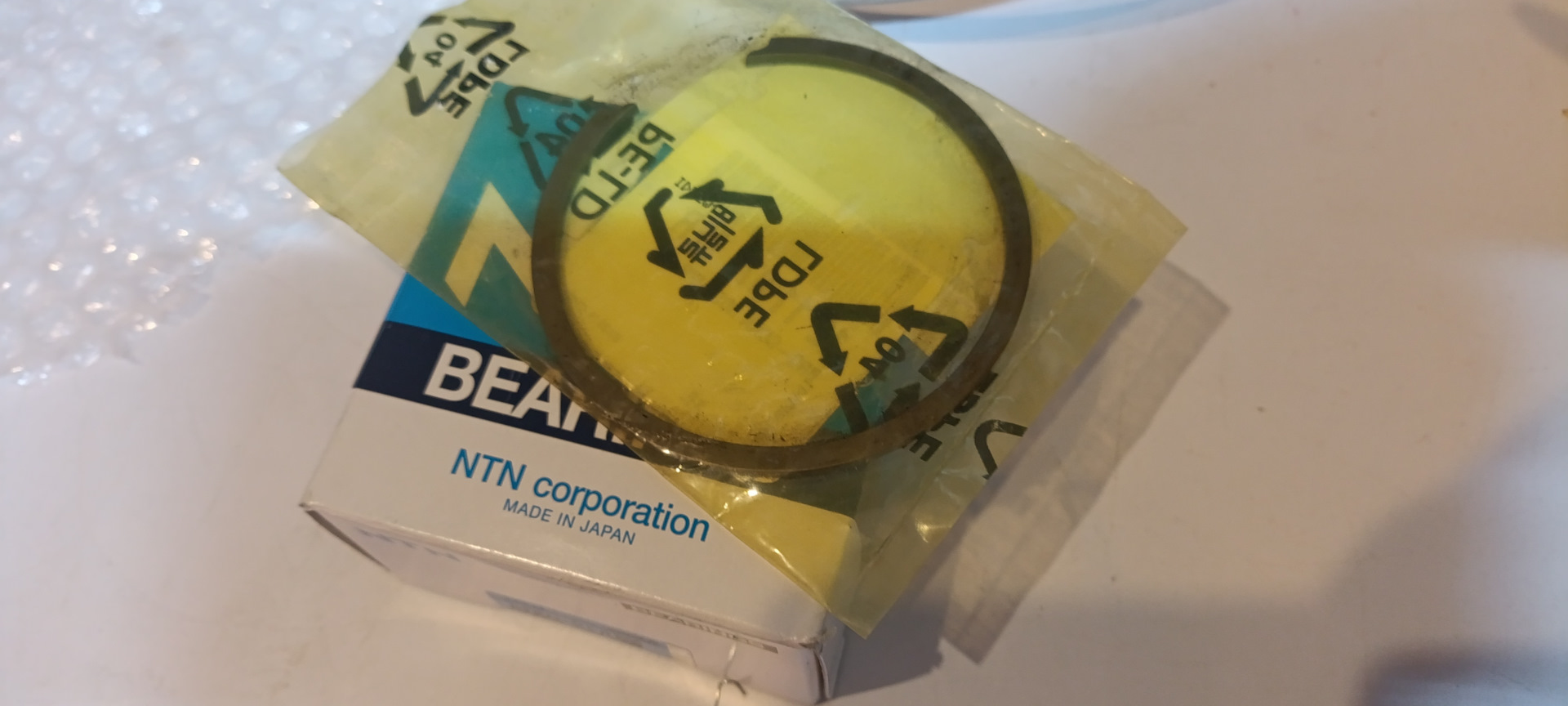 Заменил ступичный, прокладки свечных колодцев — Nissan Almera Classic ...