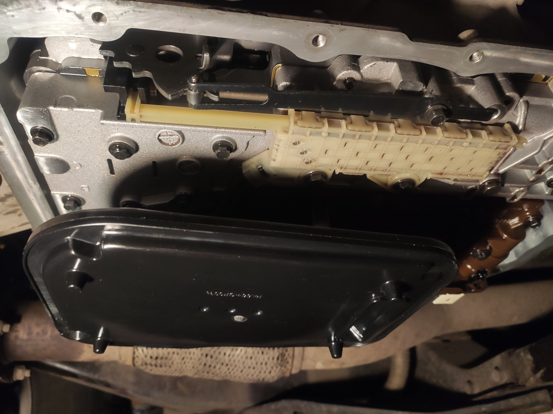 70. Замена масла в АКПП 6L50 — Chevrolet TrailBlazer (2G), 2,8 л, 2014 ...