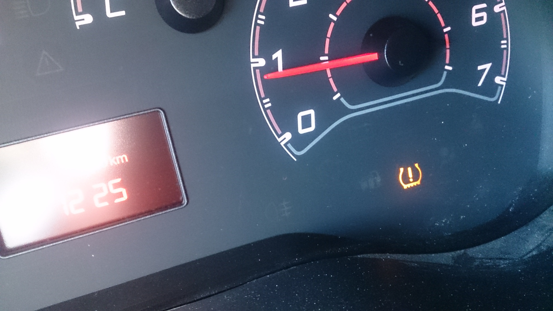 Резина зимняя, боковина летняя. — FIAT Doblo (2G), 1,4 л, 2019 года ...