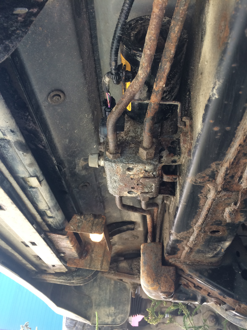 Замена датчика уровня топлива — Toyota Land Cruiser Prado 150-series, 3 ...