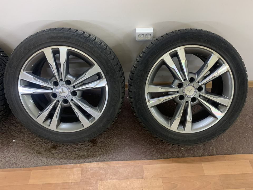 Шины зимние шипованные Nokian 245/45 R17, литые диски Borbet/Mercedes ...