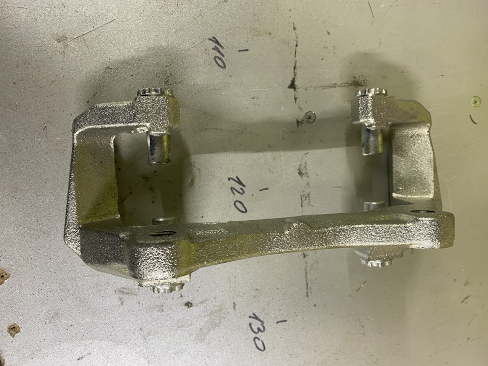 4G0615125 Скоба с направляющим VAG | Запчасти на DRIVE2