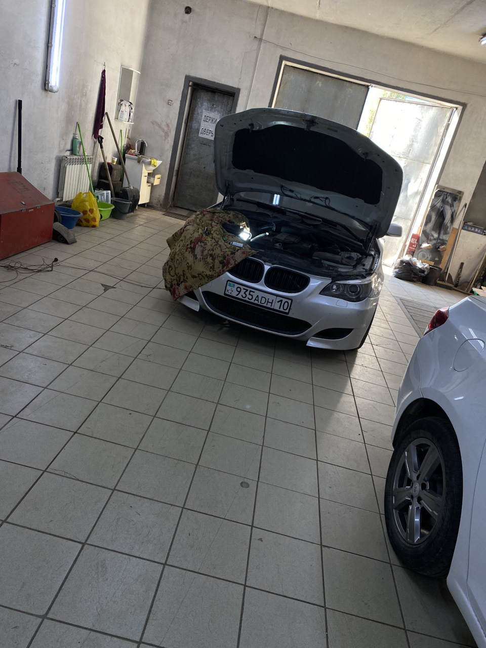 Замена уплотнительных колец в системе кондиционера — BMW 5 series (E60 ...