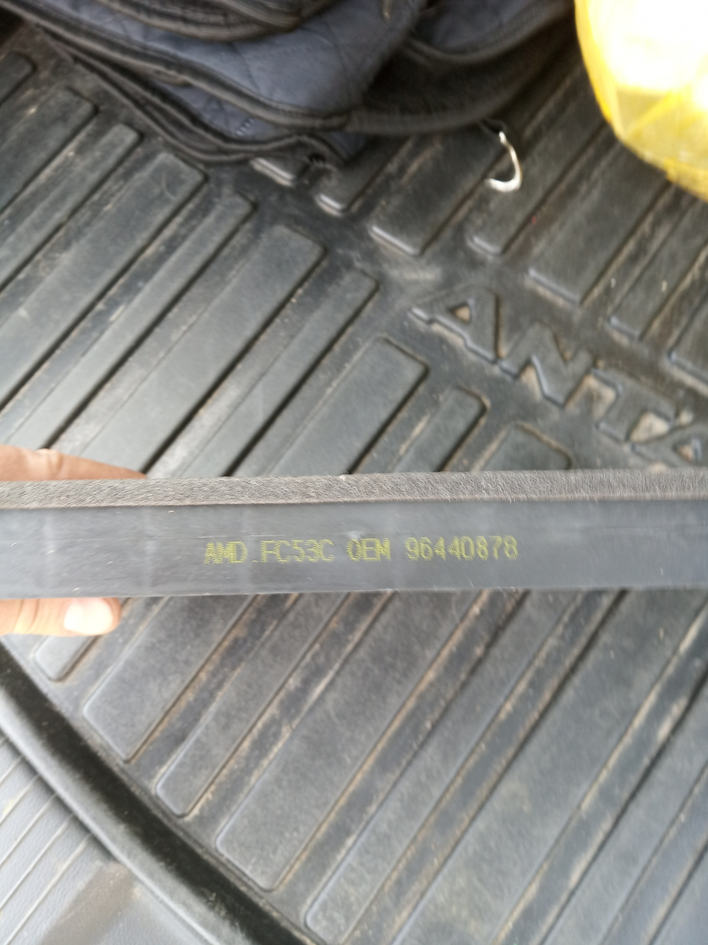 Замена салонного фильтра — Opel Antara, 3,2 л, 2008 года | расходники ...