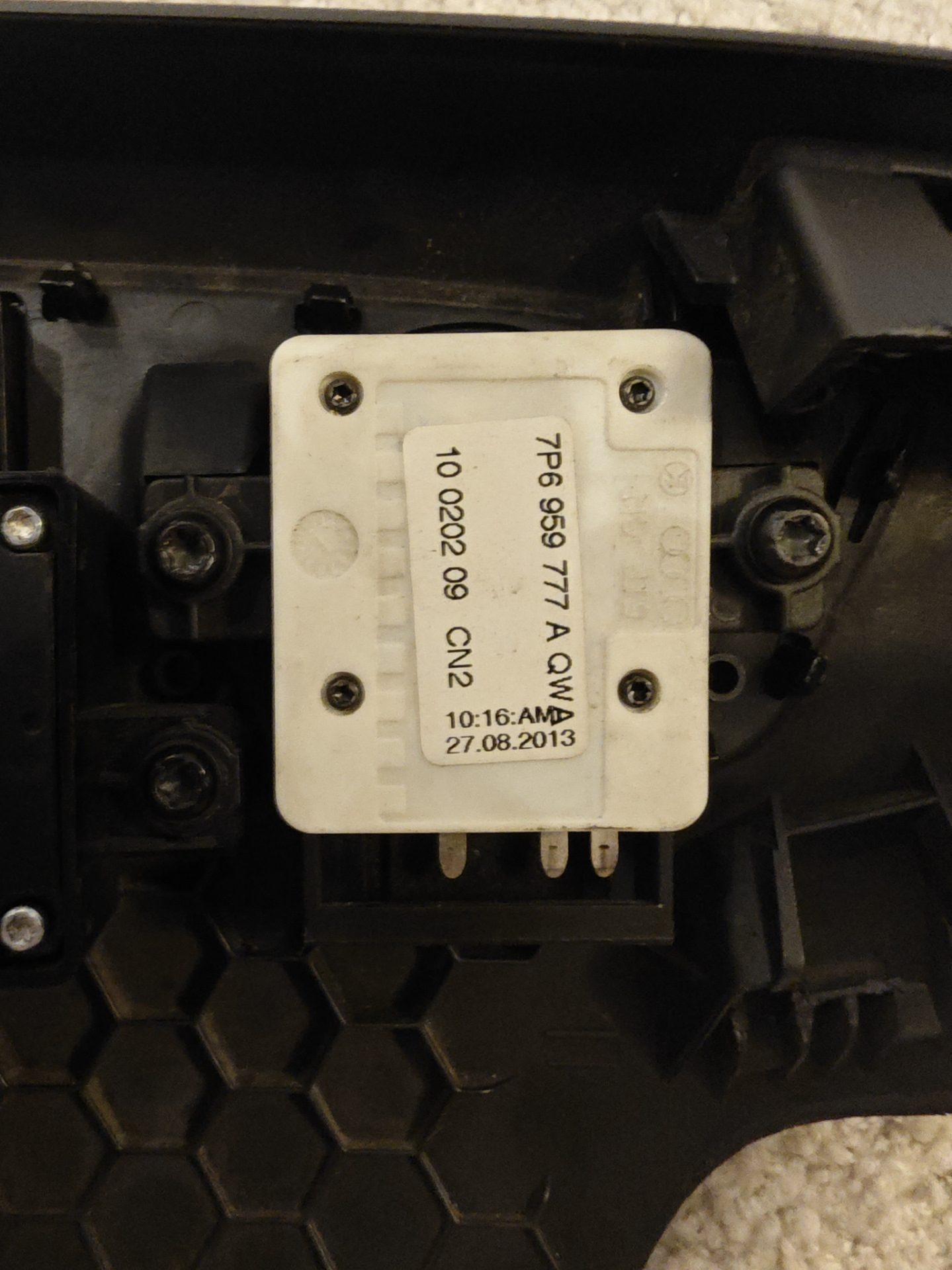 Замена пластика сиденья 7P6881313C — Volkswagen Touareg (2G), 3 л, 2010 ...