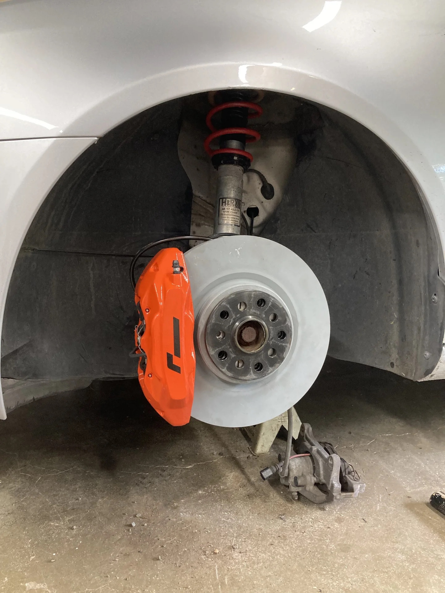 Brembo bm5 на перед — Volkswagen Golf Variant (Mk5), 2,5 л, 2009 года | тюнинг | DRIVE2