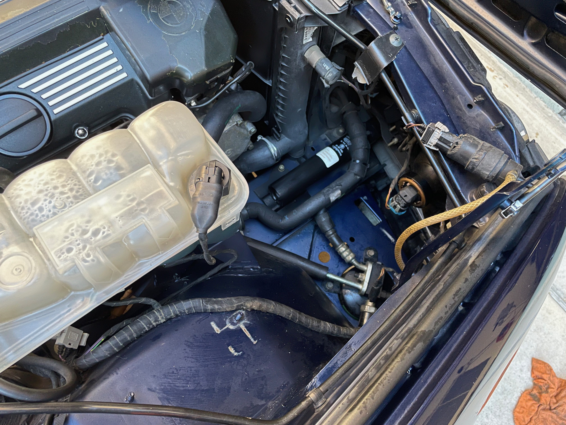 Реставрация моторного отсека. Часть 1: Навесное. — BMW M5 (E34), 3,5 л ...