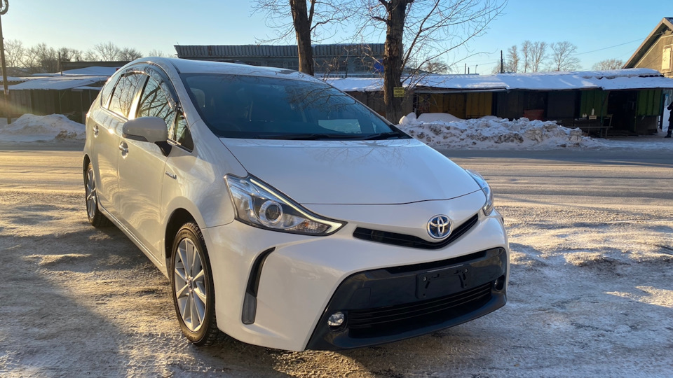 Toyota Prius Alpha 1.8 гибридный 2015 | на DRIVE2