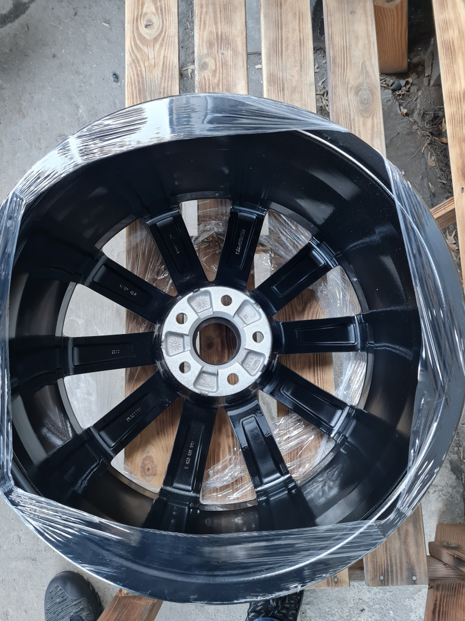 Диски 4G8601025B — Audi A6 (C7), 2 л, 2017 года | колёсные диски | DRIVE2