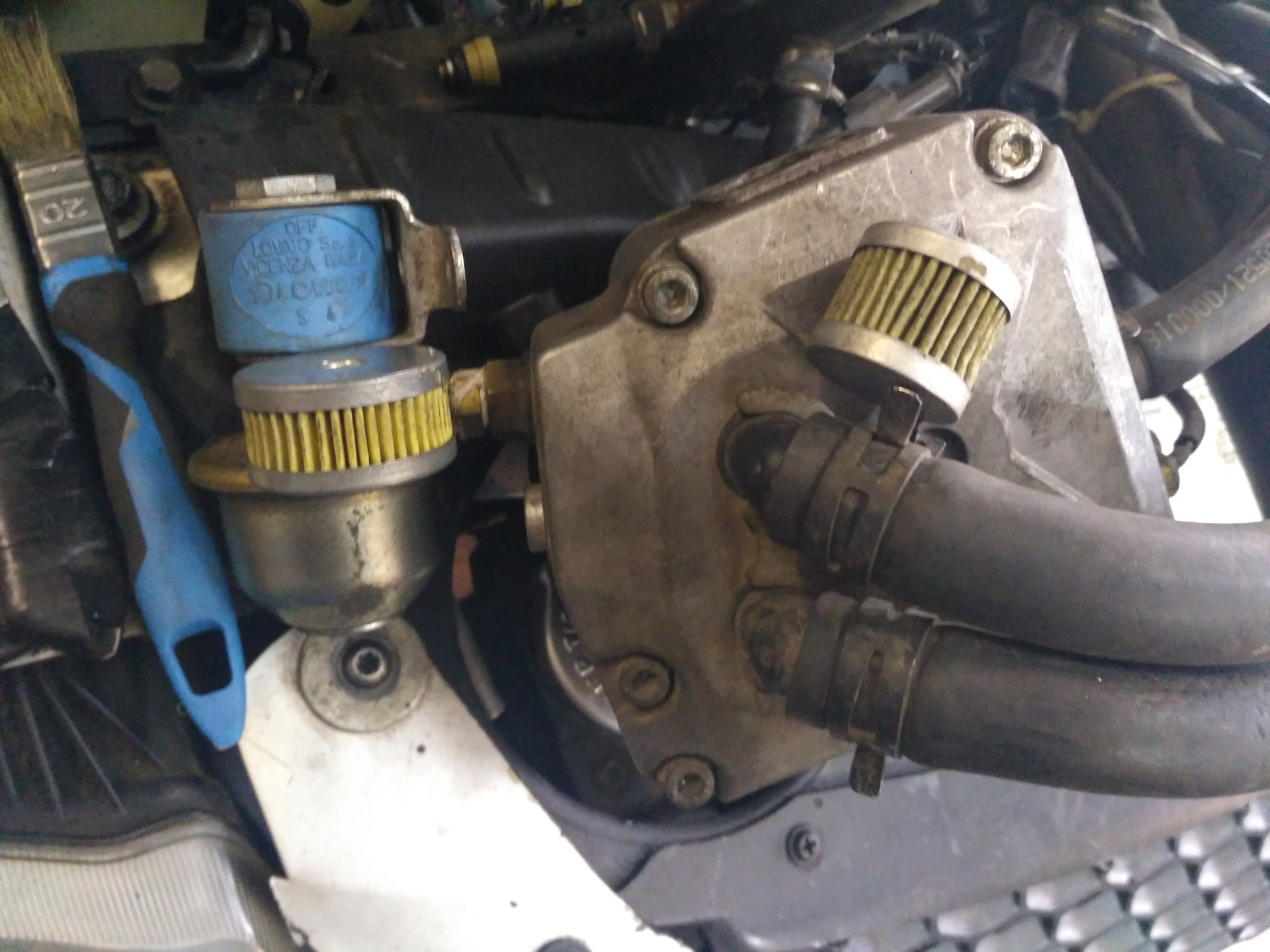 Замена:прокладок ГБЦ, термостата, прокладки впускного коллектора ...