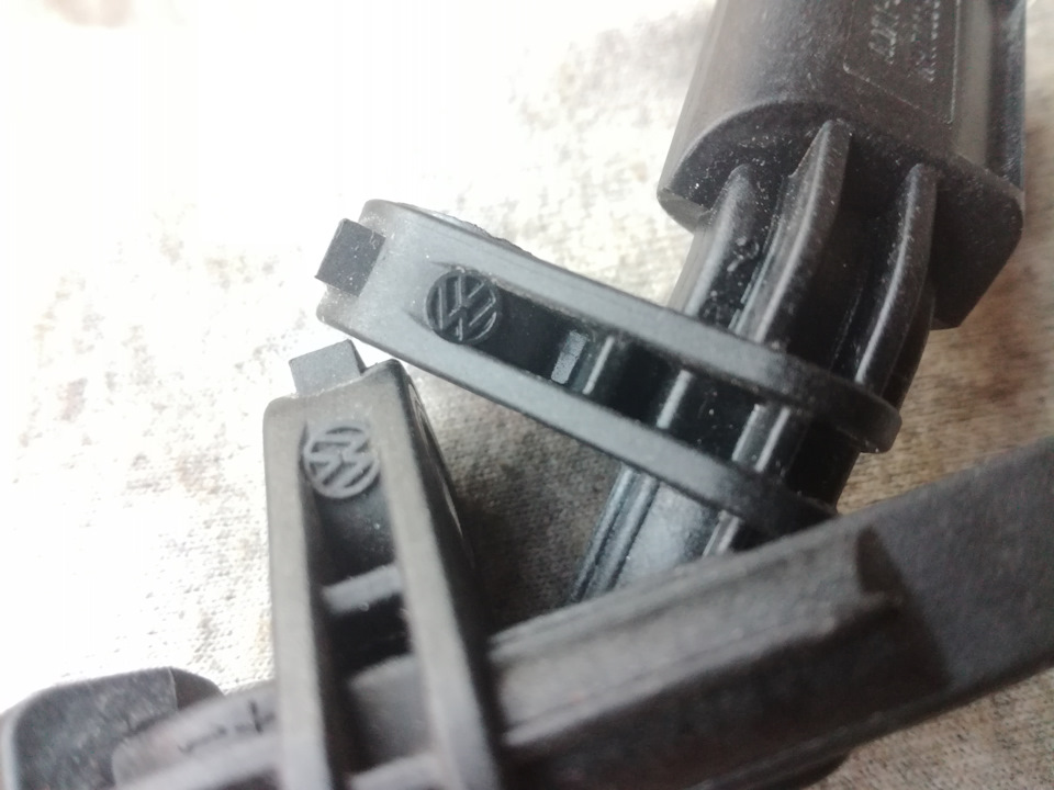 WHT003856 Датчик числа оборотов VAG | Запчасти на DRIVE2