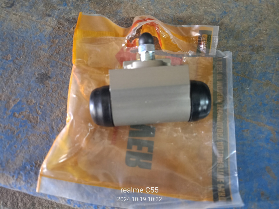 Замена задних тормозных колодок — Ravon R4, 1,5 л, 2017 года | визит на ...