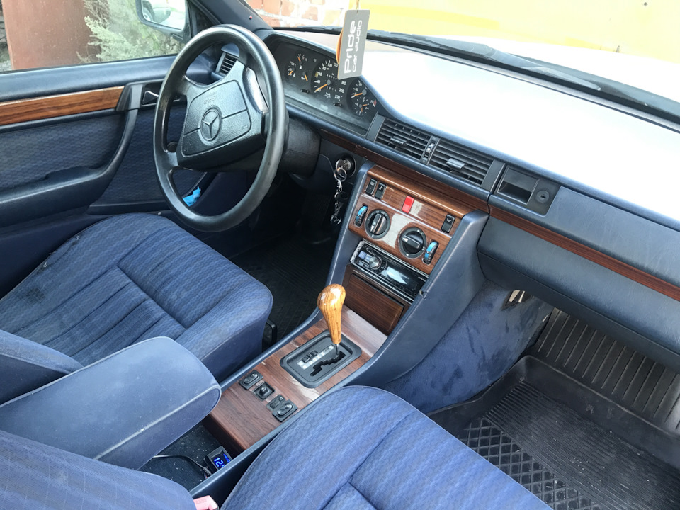 Фото салона — Mercedes-Benz E-Class (W124), 2,3 л, 1992 года | просто так | DRIVE2