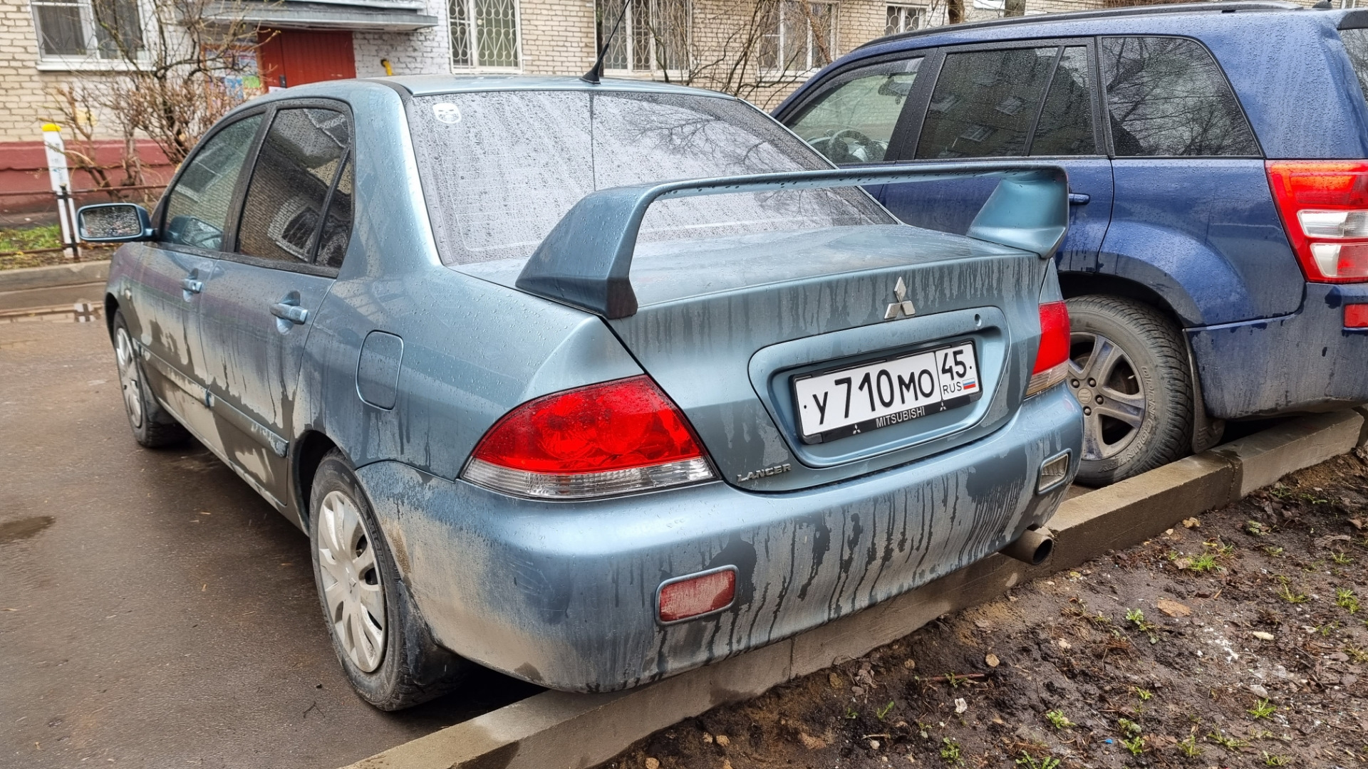 Новые рамки и аккумулятор — Mitsubishi Lancer Ix 2 л 2006 года
