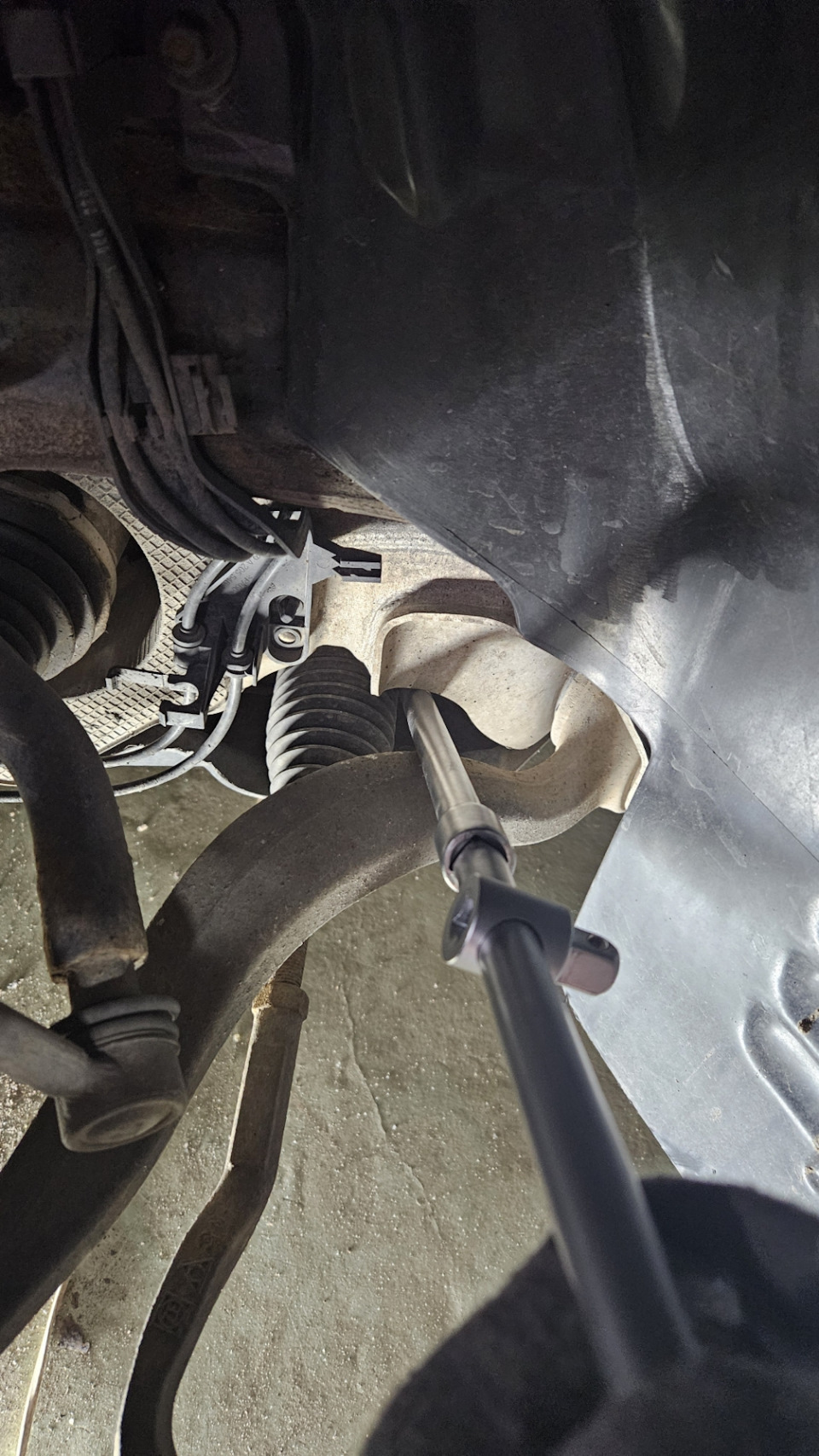 Замена передних пружин и амортизаторов — Mercedes-Benz C-Class (W205 ...