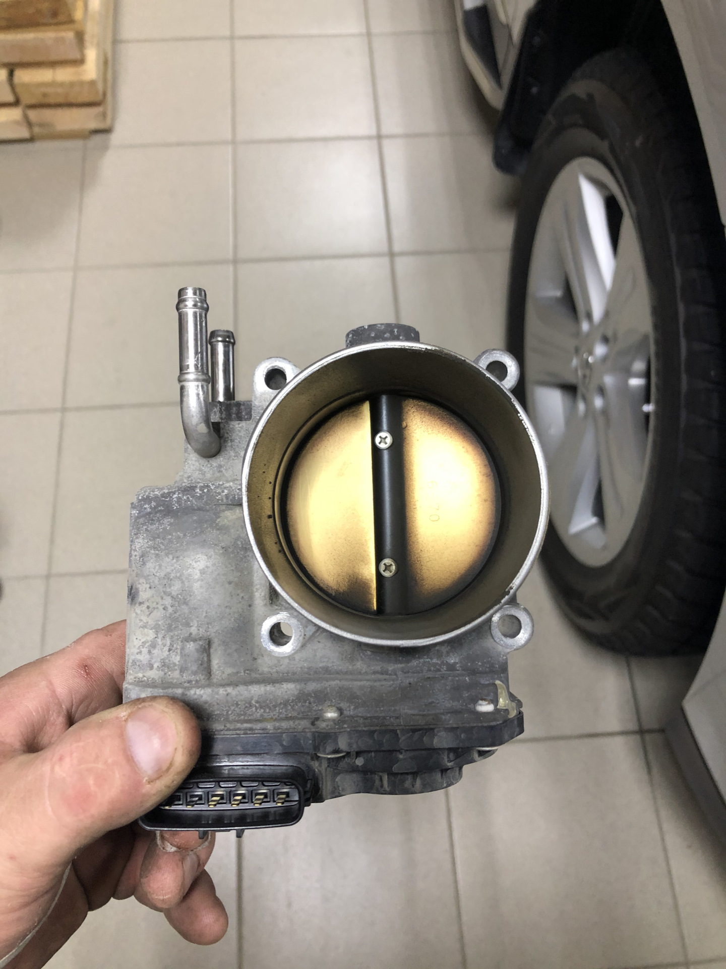 Замена свечей — Toyota Highlander (XU40), 3,5 л, 2011 года | своими ...