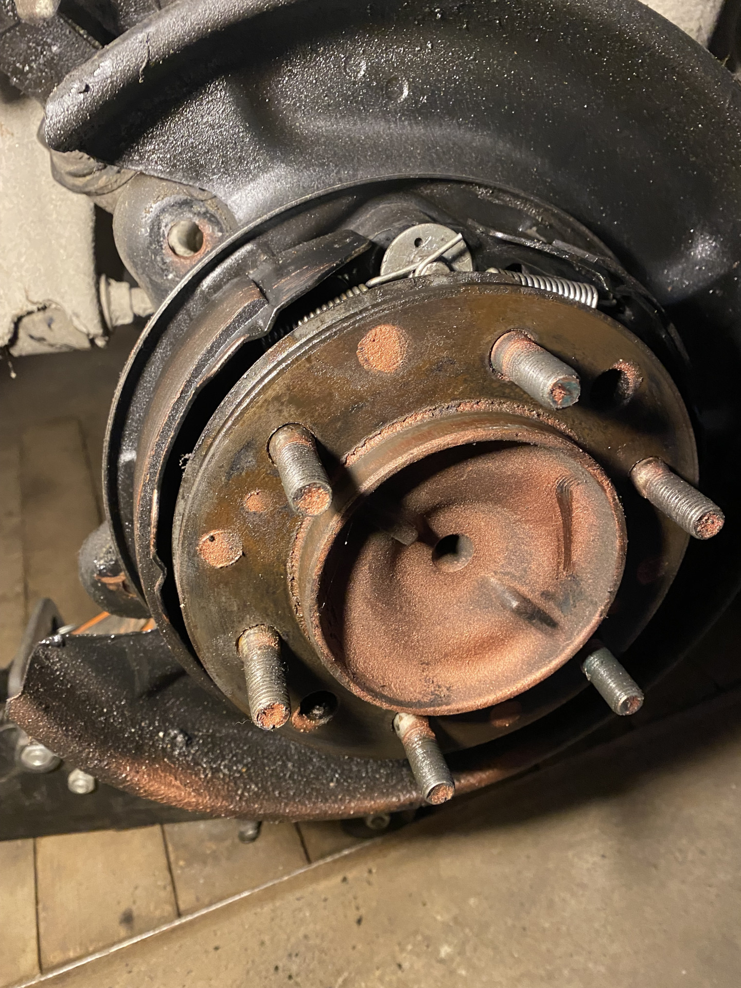 Течь сальника правой полуоси — Toyota Land Cruiser Prado 120-series, 4 ...