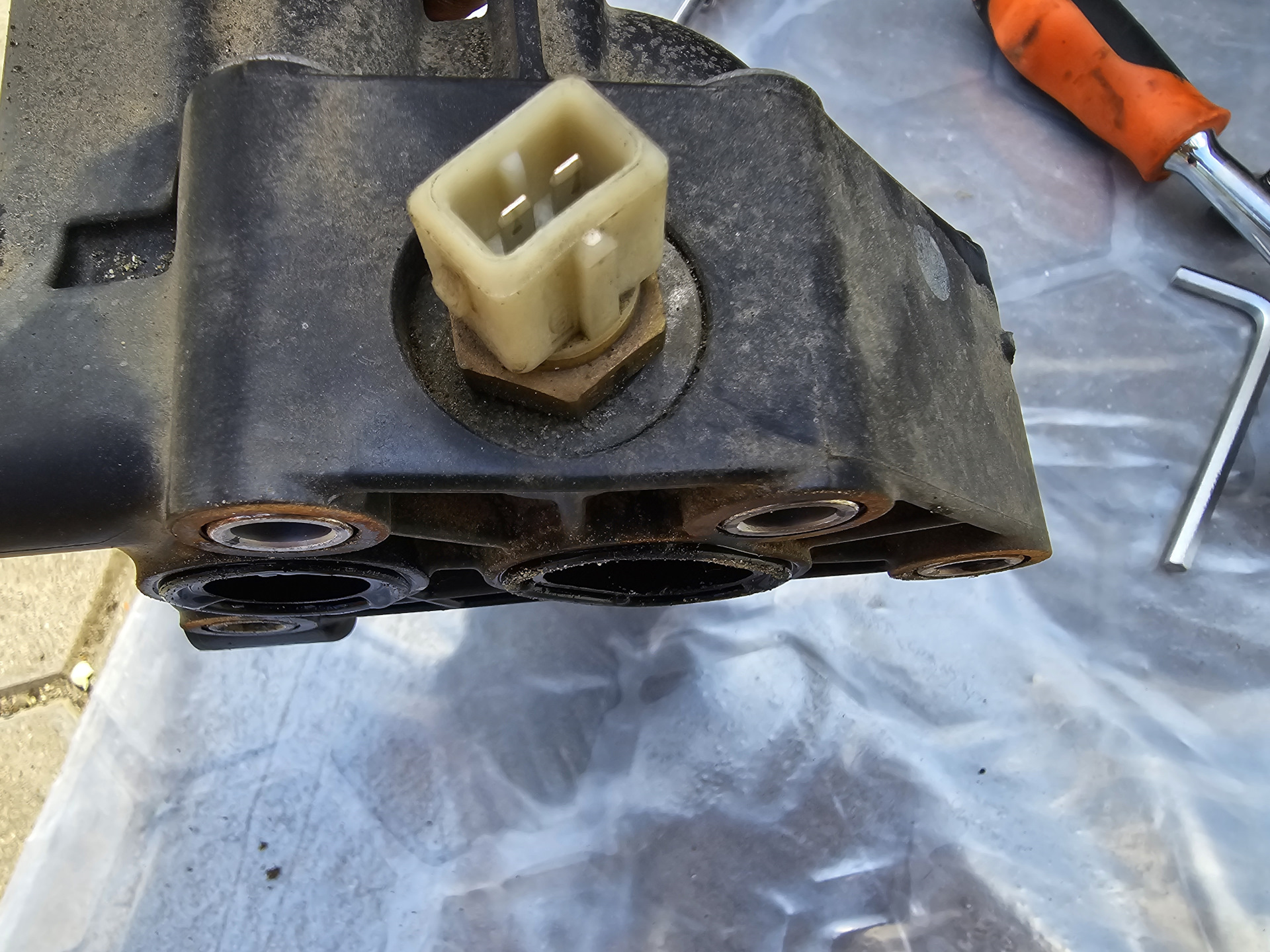 Большое ТО и замена корпуса маслянного фильтра на новую версию ...