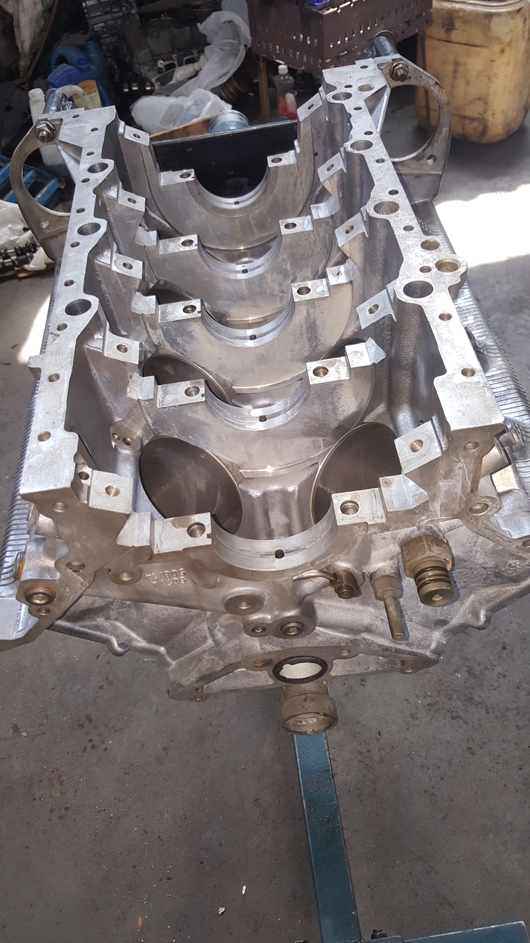 блок . впуск. вкладышы. — BMW X5 (E53), 4,8 л, 2004 года | запчасти ...