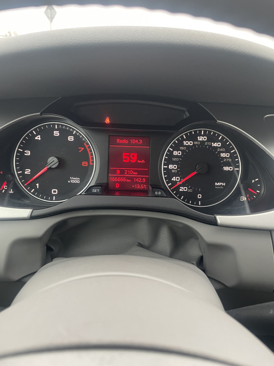 Моргает приборка, и вся подсветка салона 😧 — Audi A4 (B8), 2 л, 2009 года | электроника | DRIVE2