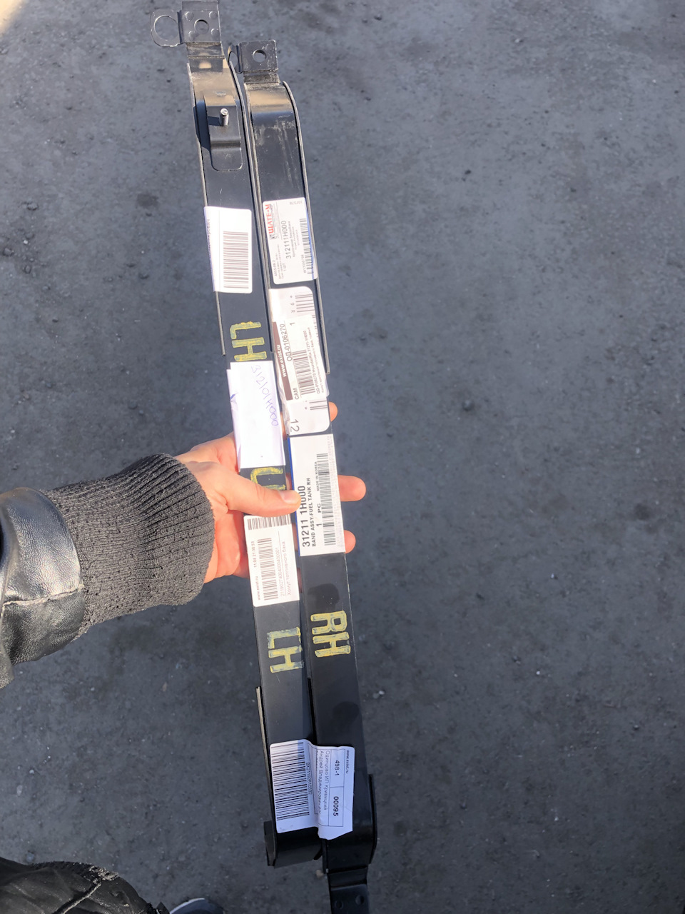 312111H000 Кузовной кронштейн крепления топливного бака KIA HYUNDAI ...