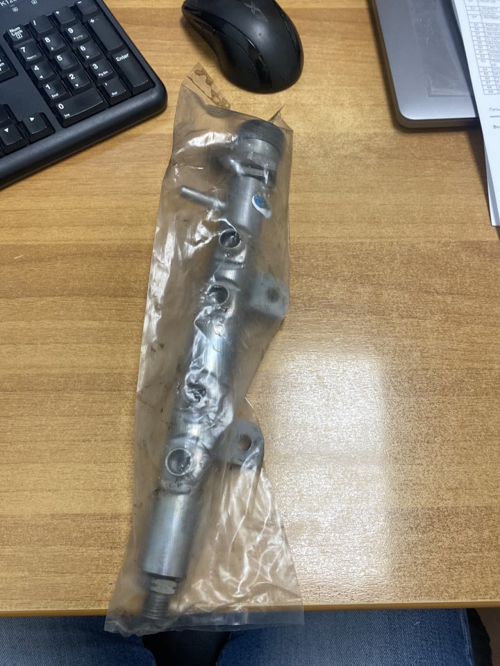 LR040877 Топливный коллектор Jaguar Land Rover | Запчасти на DRIVE2