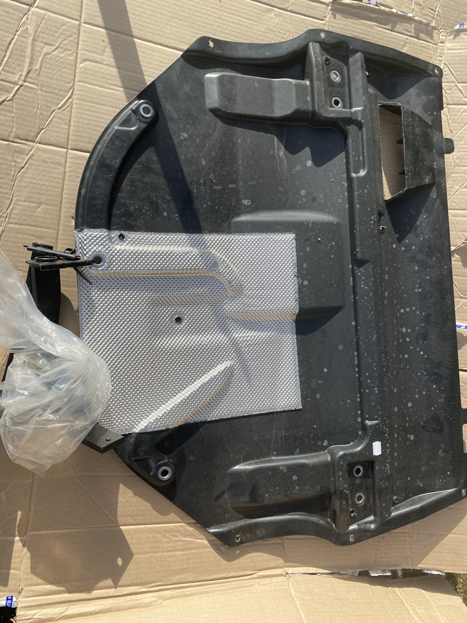 Оригинальная защита двигателя, замена масла и хомута выхлопной системы ...