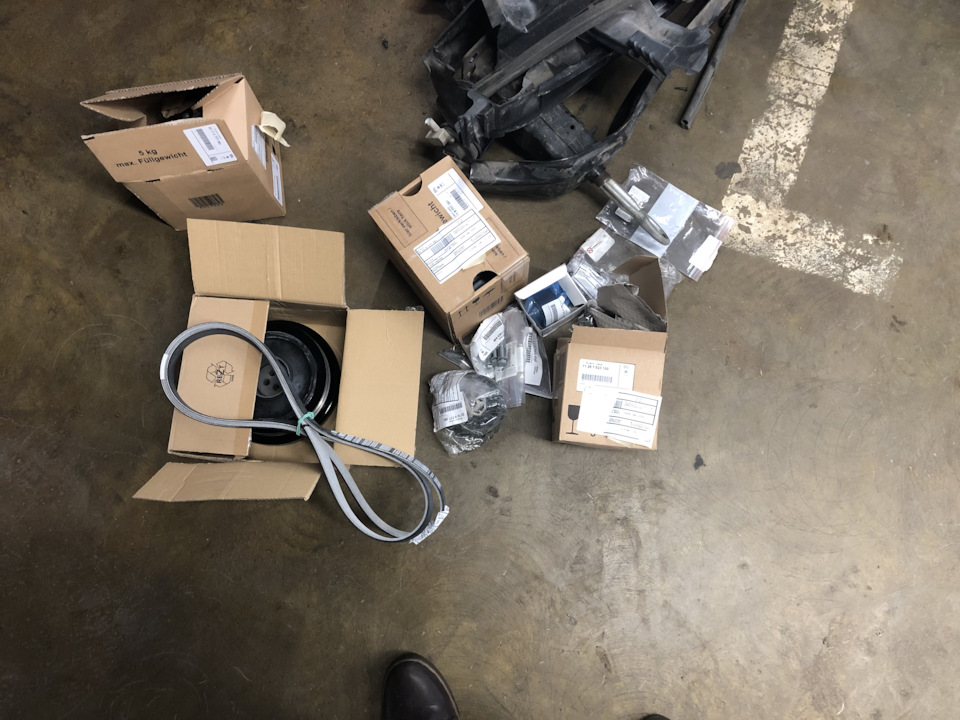 Замена демпфера КК, подушек двс и опору раздатки. — BMW 5 series (F10 ...