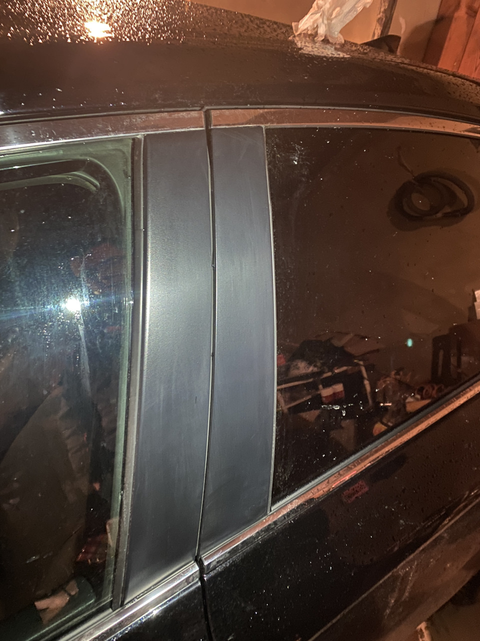 Накладки на стойки дверей в глянец — Toyota Camry (XV70), 2,5 л, 2020 ...