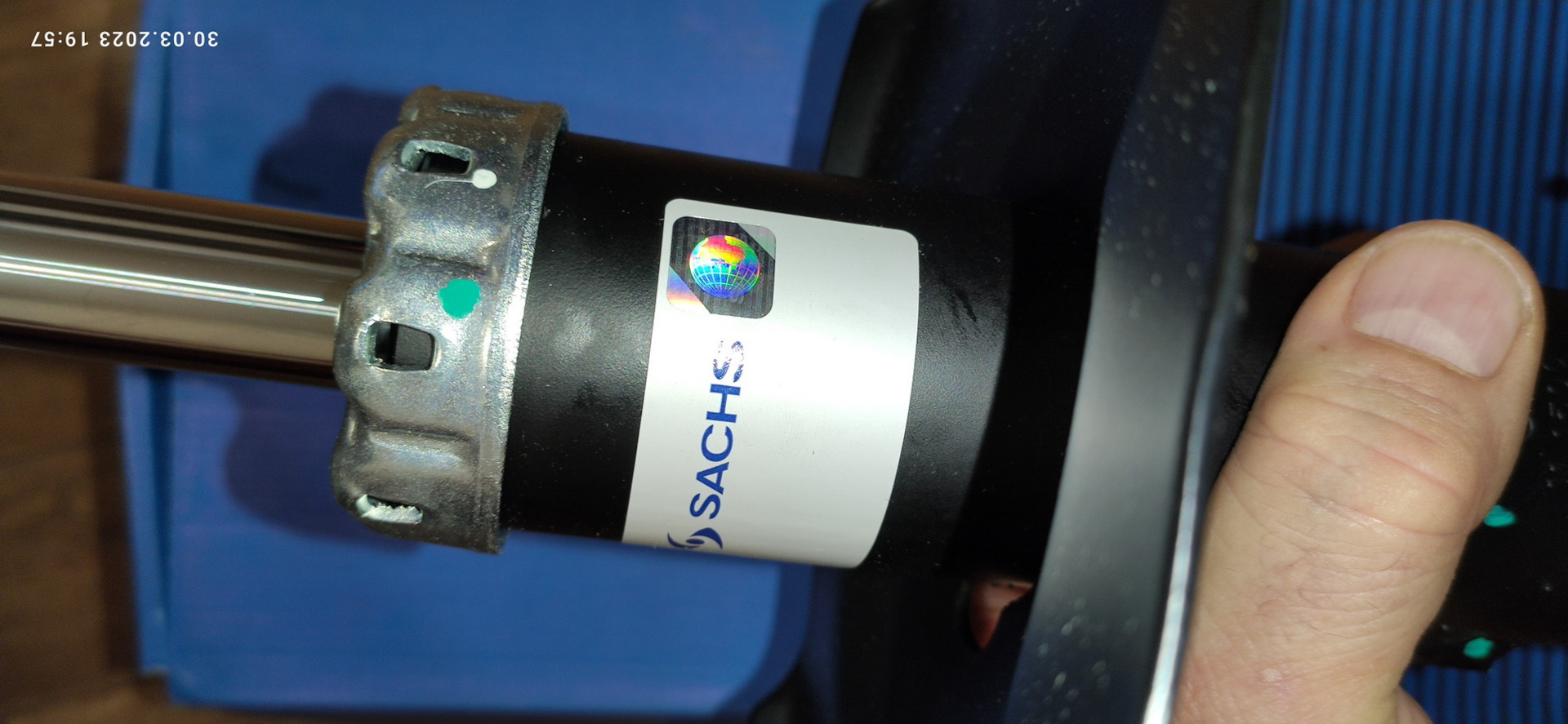 Передние стойки SACHS для замены. — Toyota Avensis II, 2 л, 2008 года ...