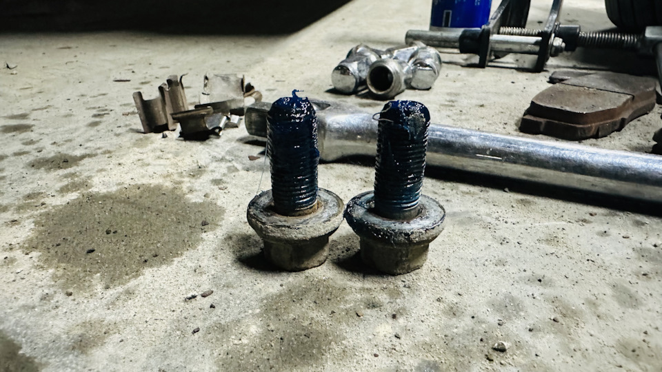 Ремонт тормозов — Toyota Land Cruiser 200, 4,5 л, 2008 года | своими ...