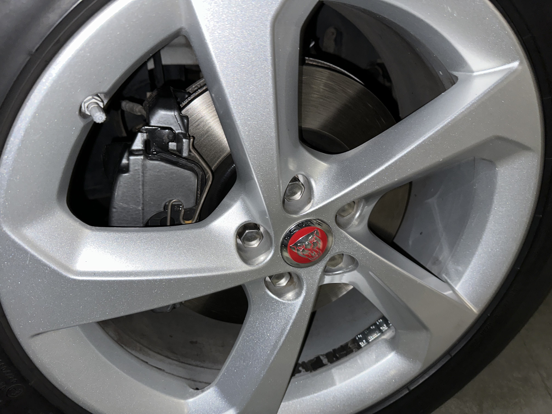 Обновление тормозной системы — Jaguar F-Pace, 2 л, 2018 года ...