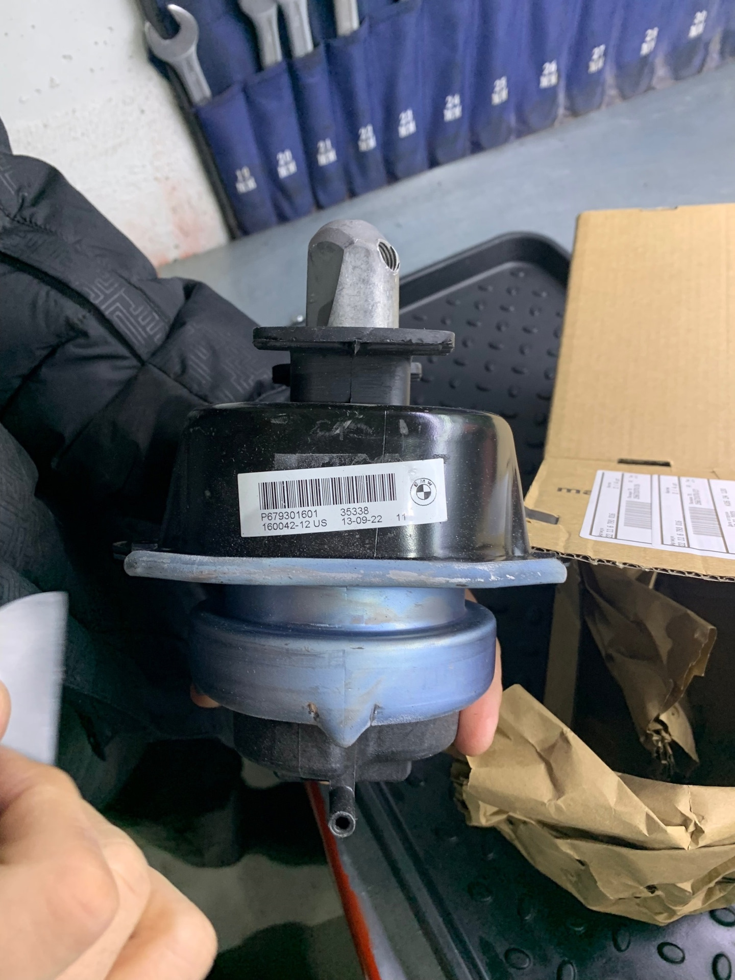 ️ №27 Замена подушек двигателя — BMW X5 (E70), 3 л, 2010 года | визит ...