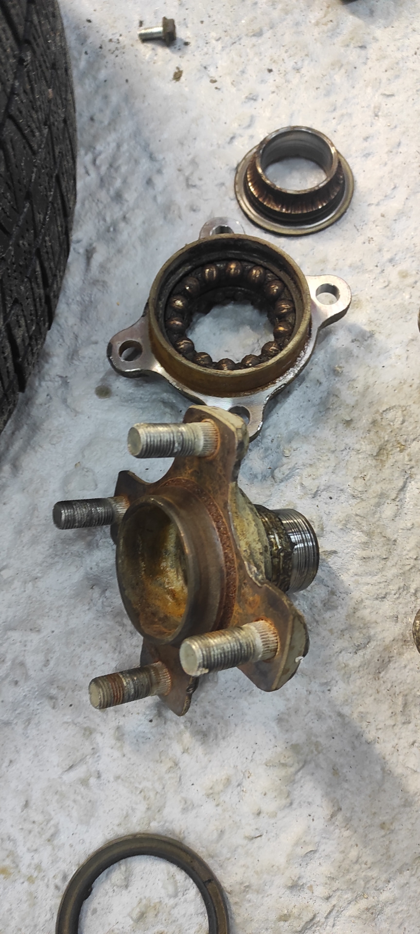 Замена ступичного подшипника — Nissan Moco III, 0,7 л, 2013 года | запчасти | DRIVE2