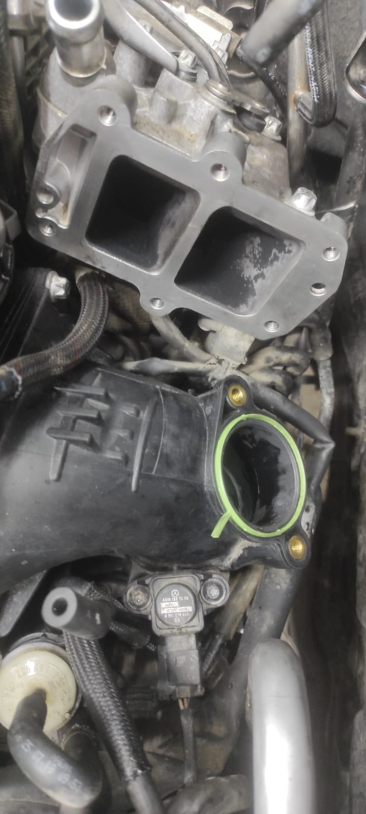 Замена прокладки дроссельной заслонки — Mercedes-Benz GLC-Class (X253 ...