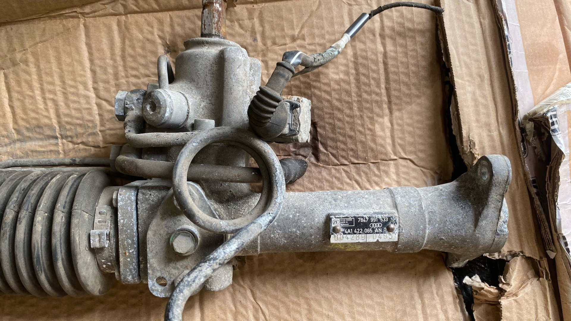 Установка рулевой рейки с Servotronik — Audi A6 Avant (C4), 2,6 л, 1995 ...